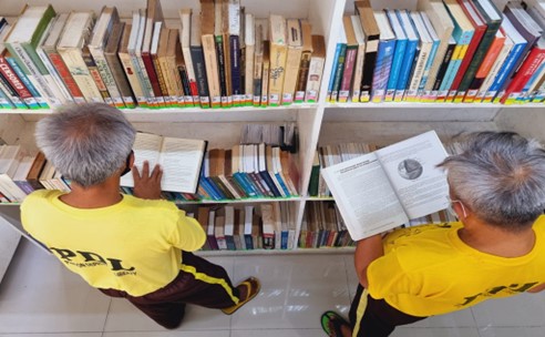Books Behind Bars: Adult Education and the Importance of Prison Libraries